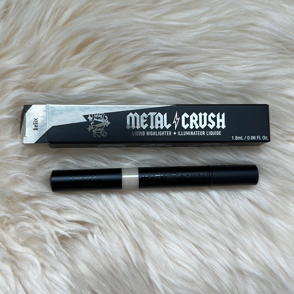 Kat Von D | Makeup | Kat Von D Metal Crush Liquid Highlighter In Helix | Poshmark